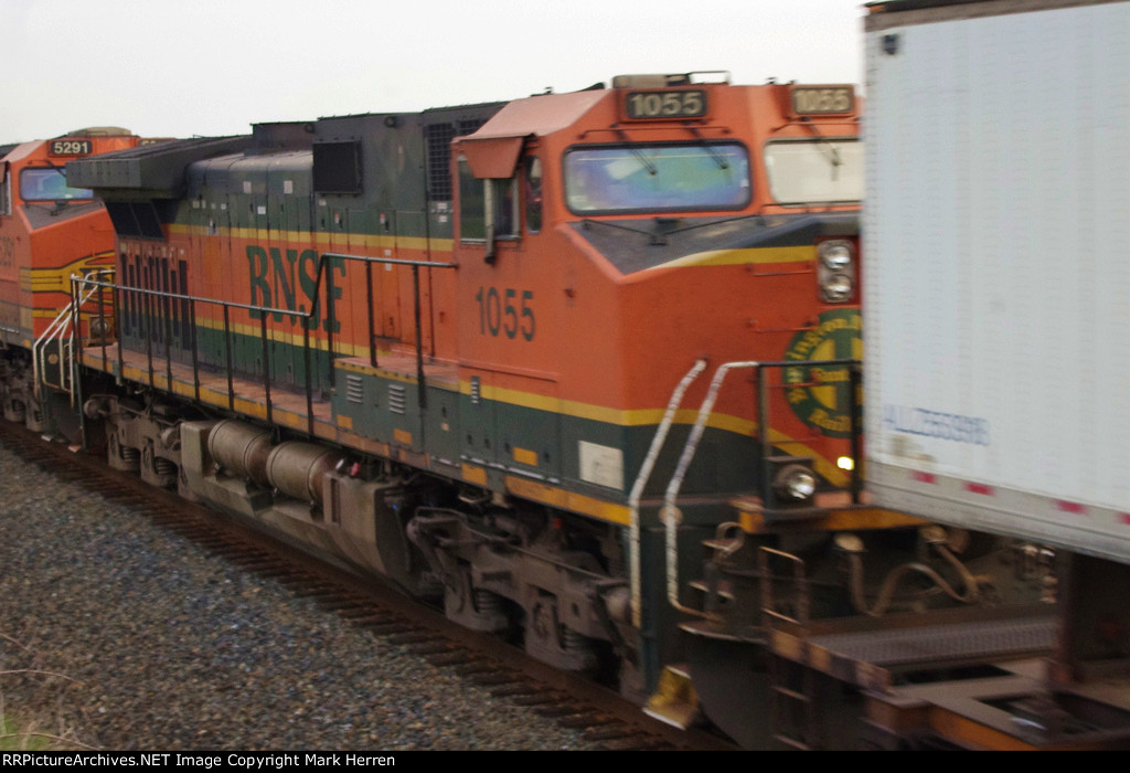 BNSF 1055